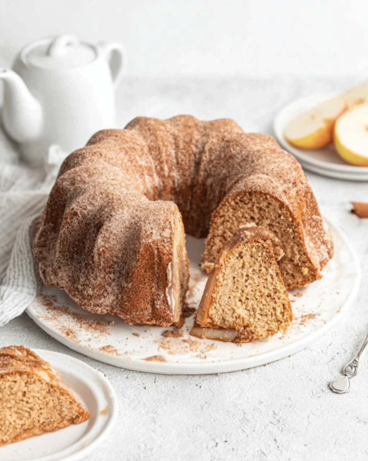 Apple Cider Donut Cake – Easy Cake with Cinnamon and Apple Cider